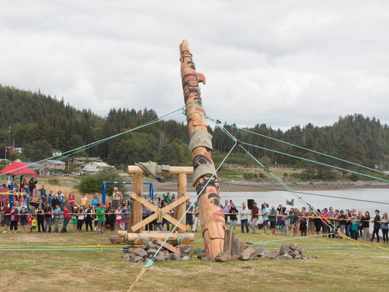 Totem Pole raising ceremony in Haida Gwaii | ZenSeekers