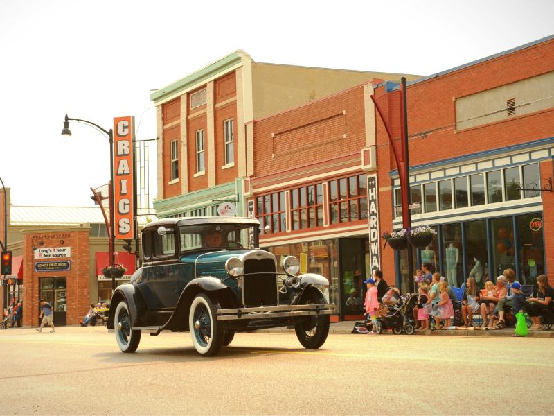 How to Cruise the Culture of Vermilion, Alberta | ZenSeekers